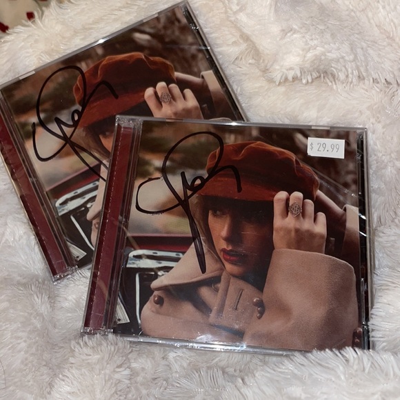 Taylor Swift | Other | New Taylor Swift Signed Red Taylors Version Cd ...